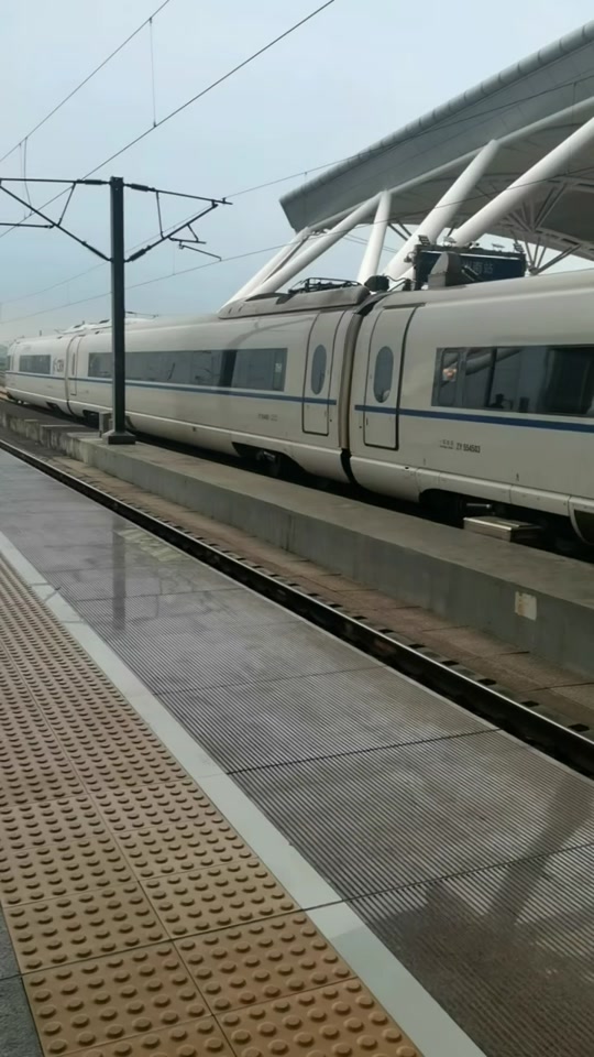 北京地铁13号线新车ZBM15跨桥 #北京地铁 #轨道交通 #13号线 - 抖音