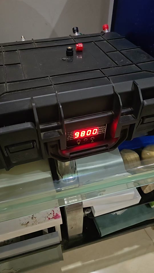 罗德与施瓦茨 HMC8042 基本型电源 2通道数、100W、32V 实用的接口和连接器可实现快速方便的工作，而舒适功能可用于特殊应用情况 ...