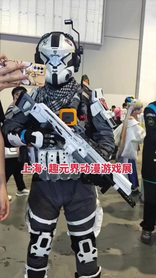 碧蓝航线是真的懂玩家的！ 模特@Borusushi狩司司 碧蓝航线的展台也是真的挤不进去 #带着抖音逛漫展 #bw #漫展养眼造型大赏 #这 ...