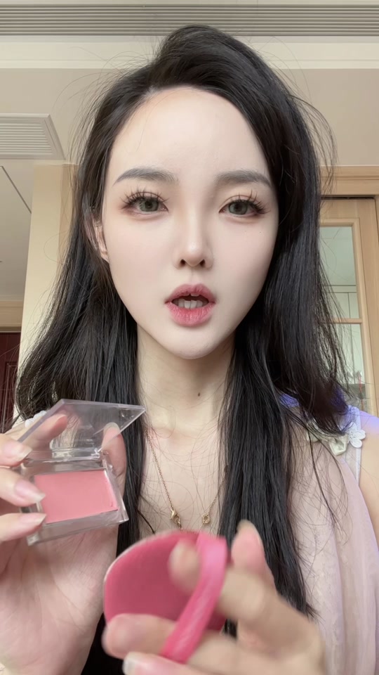 淡颜 裸色=高级 #妆容分享 #亚裔辣妹妆 #Jennie妆容 #韩系妆容 #美式甜心妆 - 抖音