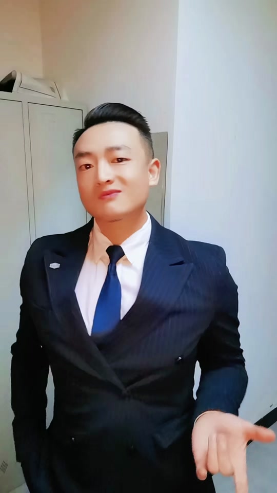 18胜！18次首回合终结！@张名扬 在祖国主场继续着这一叹为观止的记录！#UFC澳门 - 抖音