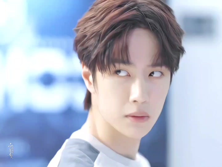 ☁️🎵🎧 APT#秀出你的apt壁纸、#网易云背景图#终于让我用上APT抠图了#Rose#迪丽热巴 最近发现了一首超洗脑的歌～☁️🎵🎧 APT ...