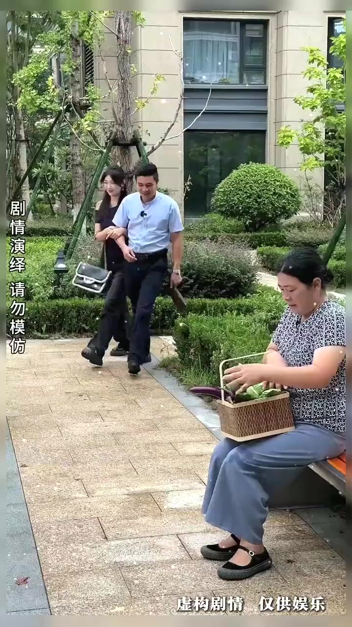 嫂子开门，我是我哥 搞笑 神评论神回复 看一遍笑一遍 专治不开心 抖音
