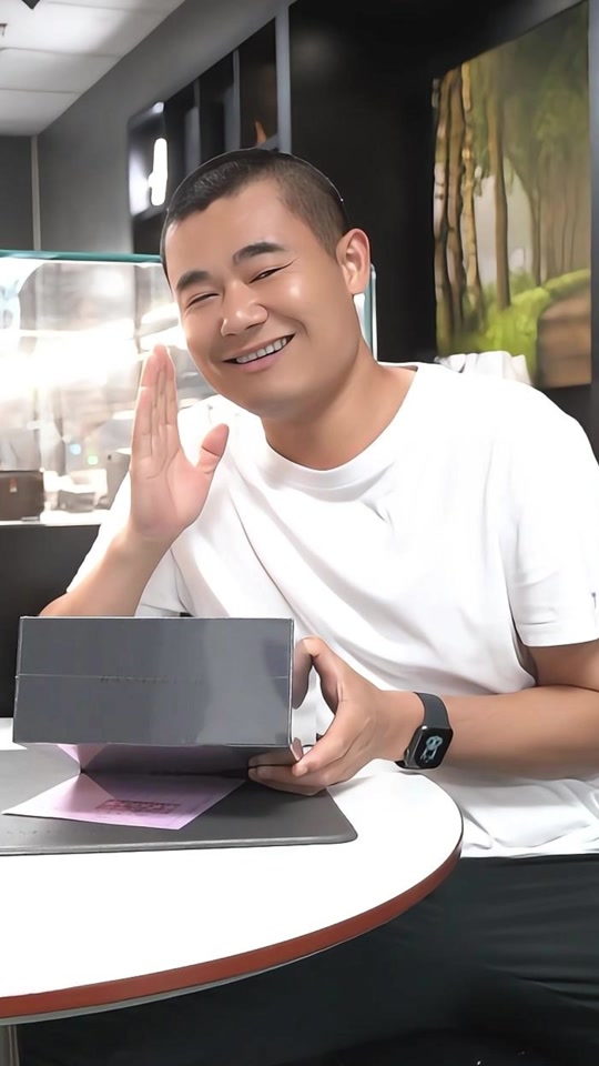 超便携的影视机械臂，你见过没有？U-MOCO AIR来了！ U-MOCO AIR即将推出！8月21-24日来BIRTV展会抢先体验，千万别错过哦！ #摄影 #摄影器材 #机械臂 #umoco ...