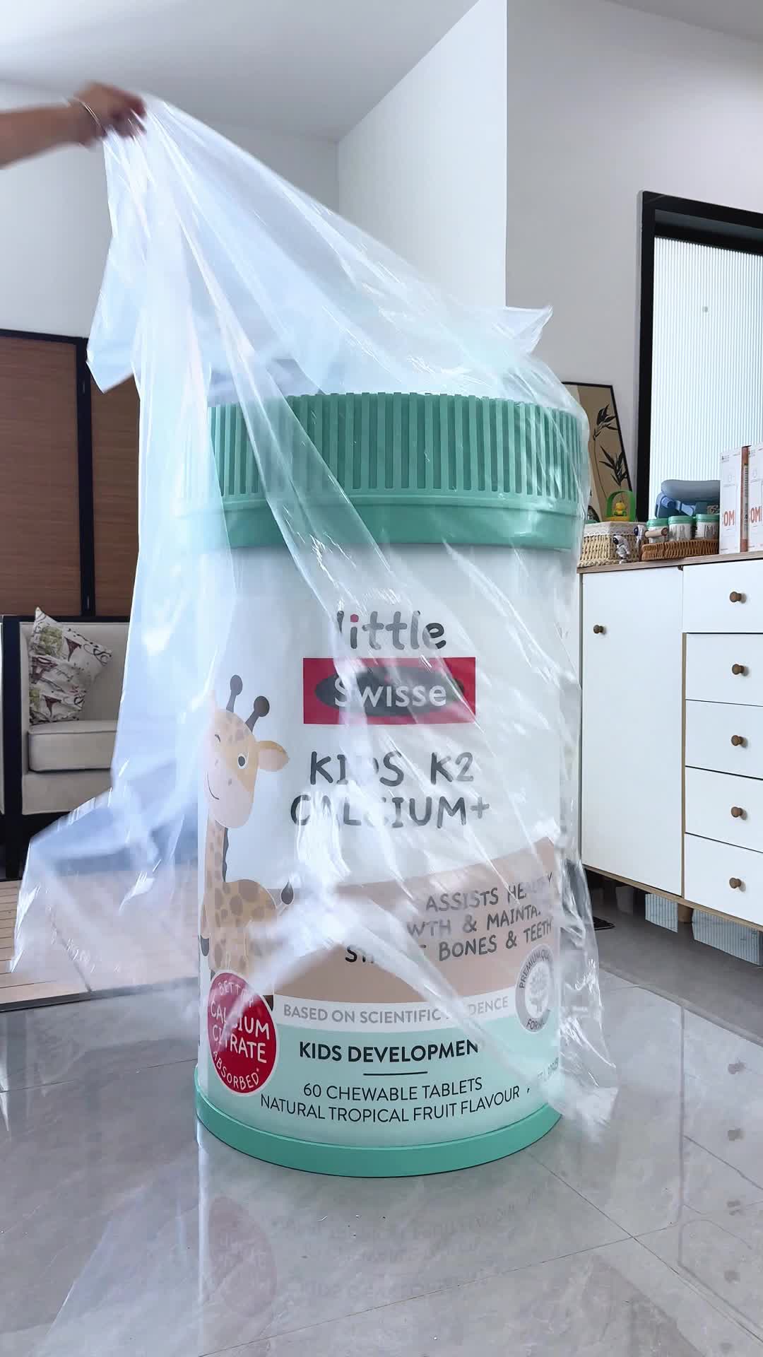 港版爱他美致亲添加的scGOS/lcFOS益生元组合+活性短双歧杆菌M-16V，经科学验证，可帮助提升有益菌群生长田，帮助激发宝宝「自护力」本 ...