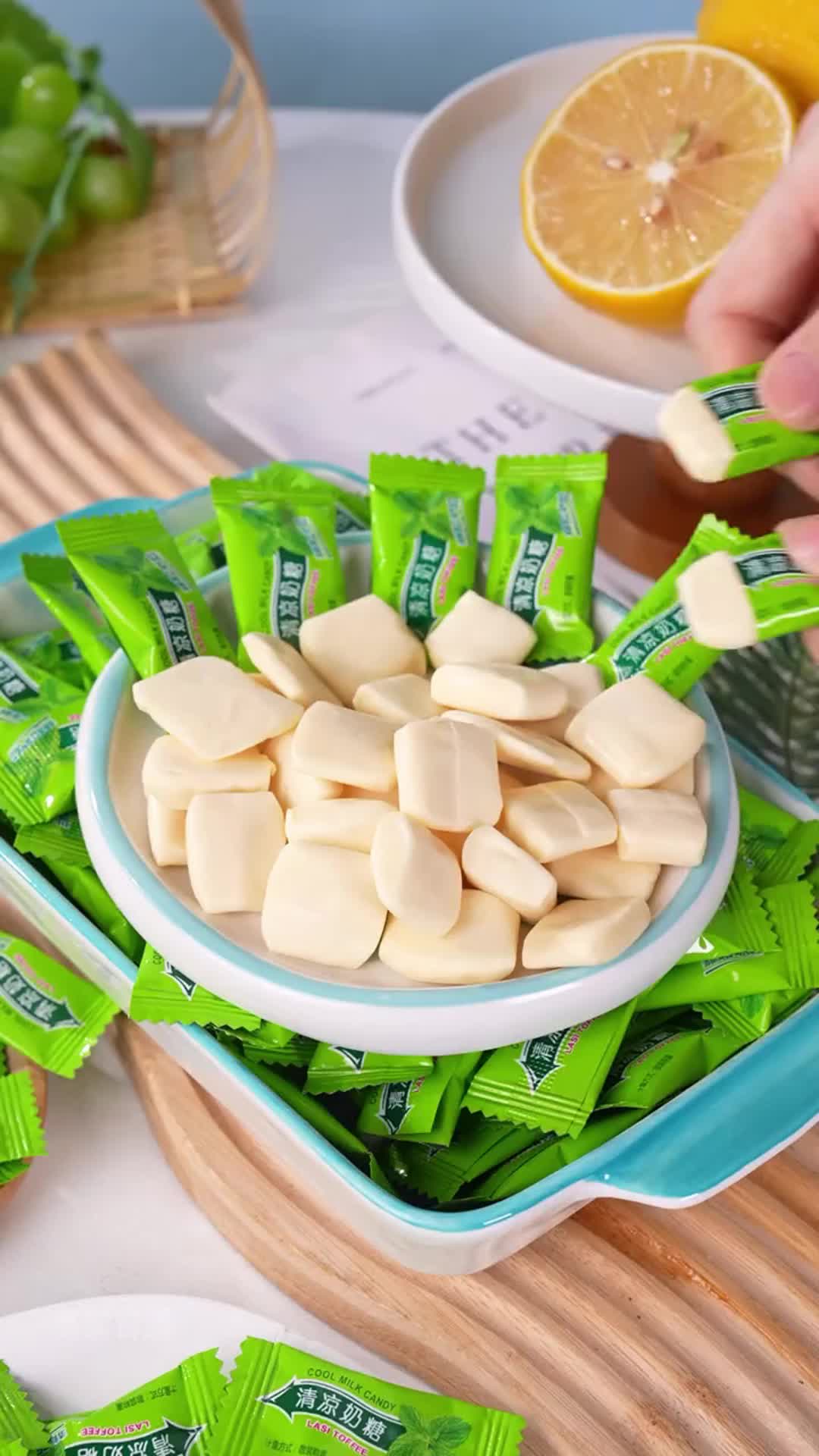 新口味太绝了！ fiboo你也太懂我了，打工早上来一根配咖啡，双倍提神 #代餐 #fiboo双层棒 #蛋白棒 #自律 - 抖音